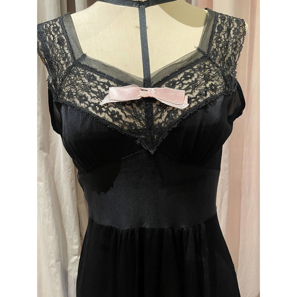Vintage Lace Trimmed Sweet Boudoir Chemise Slip S - Gem